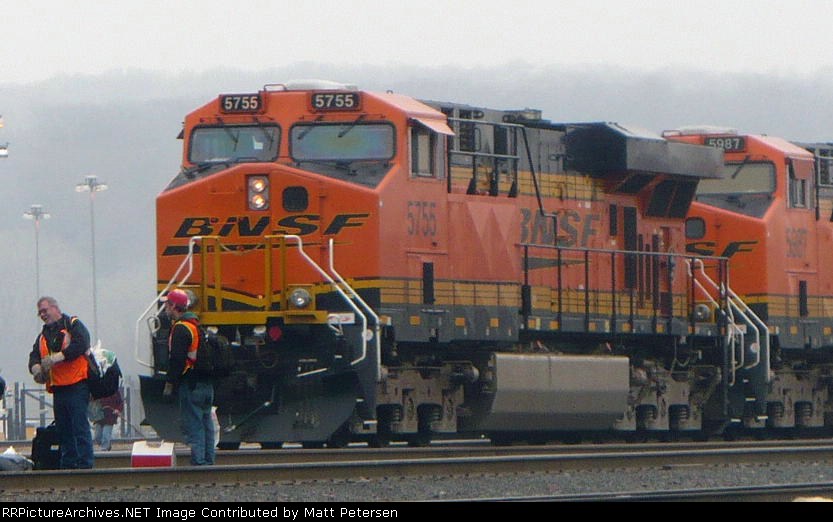 BNSF 5755